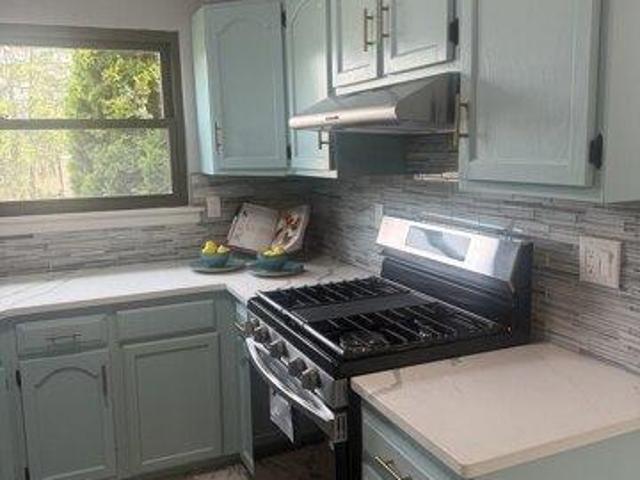 house with 2 bedroom, Rocky Hill CT DS104295574
