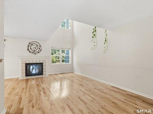 house with 2 bedroom, Rocky Hill CT ES104605455