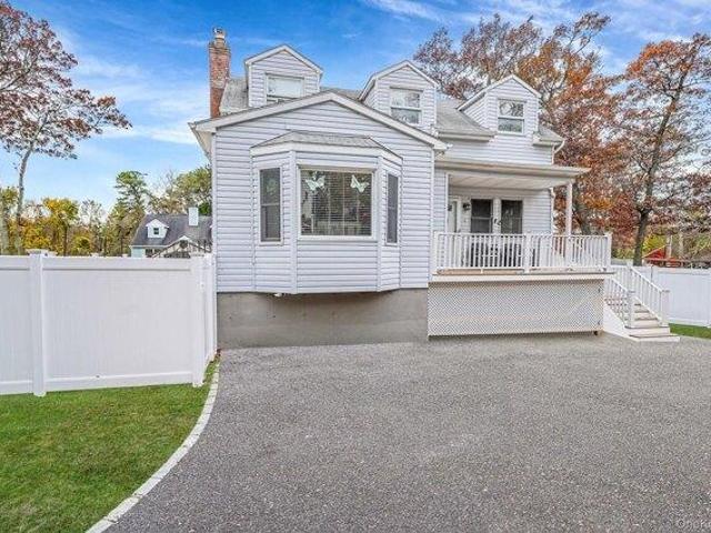 house with 2 bedroom, Rocky Point NY DLS101029024