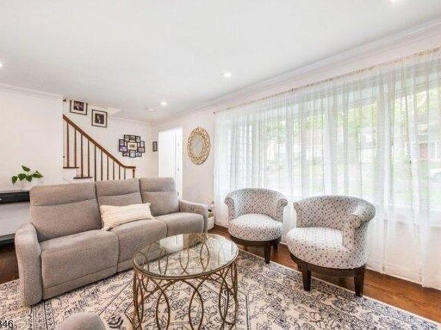 house with 2 bedroom, Roseland NJ ES104330399