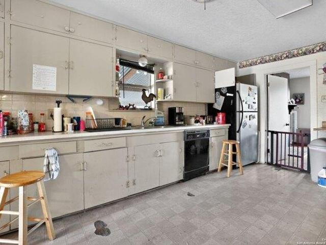 house with 2 bedroom, San Antonio TX DS95439780