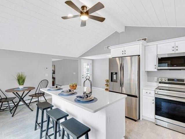 house with 2 bedroom, Sandown NH ES104790546