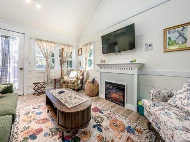 house with 2 bedroom, Sandwich MA ES103075229