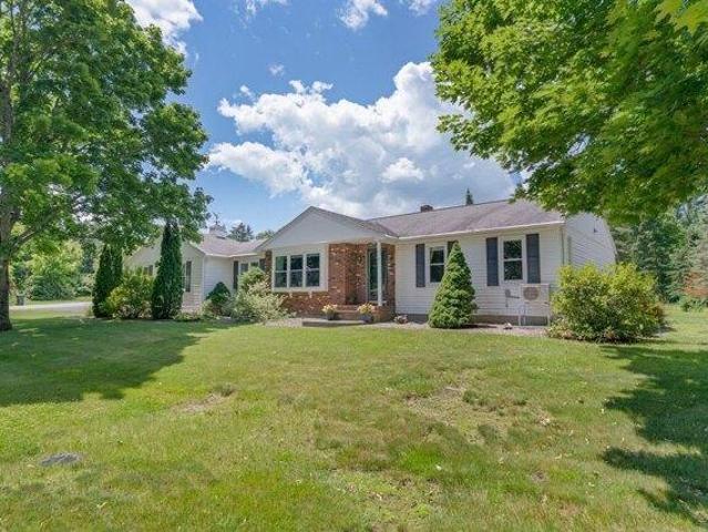 house with 2 bedroom, Saco ME ES103970392