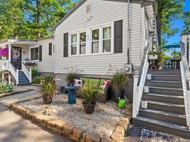 house with 2 bedroom, Seabrook NH ES104351429