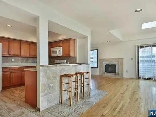 house with 2 bedroom, Secaucus NJ DS104189152