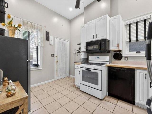 house with 2 bedroom, Secaucus NJ ES104650495