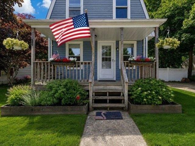 house with 2 bedroom, Seekonk MA DS103967459