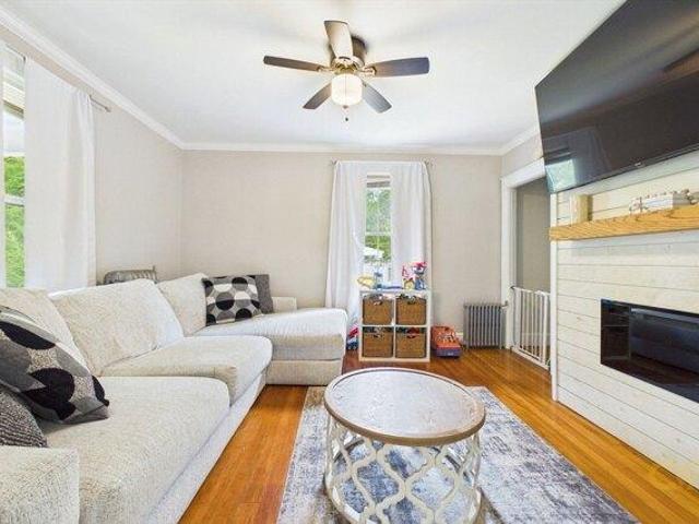 house with 2 bedroom, Seekonk MA ES104834212