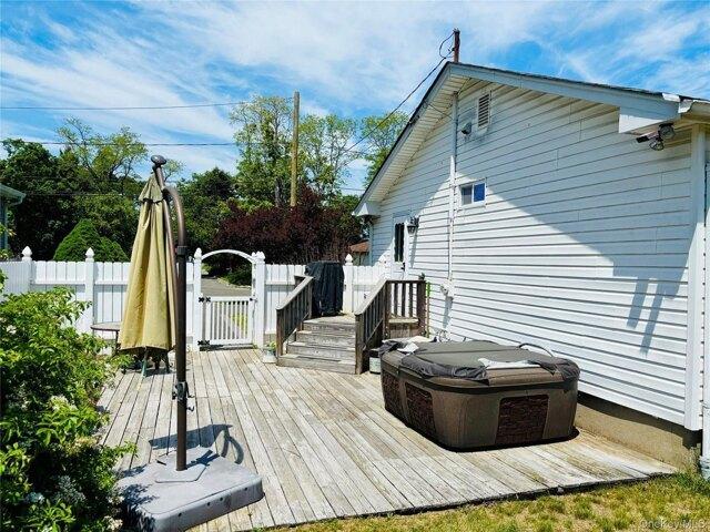 house with 2 bedroom, Selden NY ES103605550