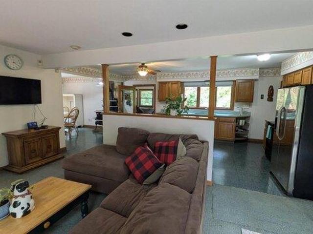 house with 2 bedroom, Shelburne NH ES105114459