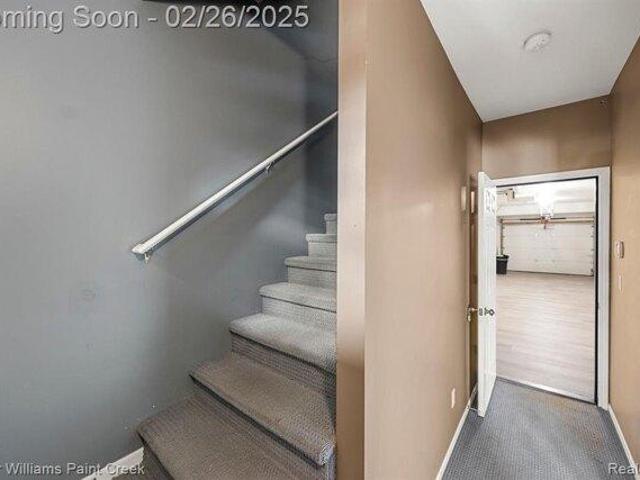 house with 2 bedroom, Shelby Township MI DS88485885