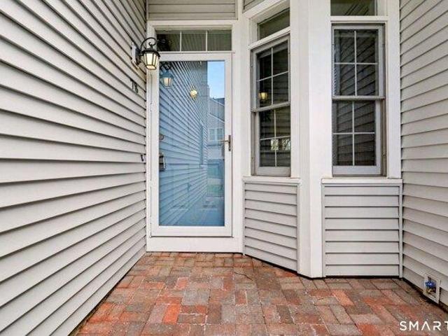 house with 2 bedroom, Shelton CT DLS102154504