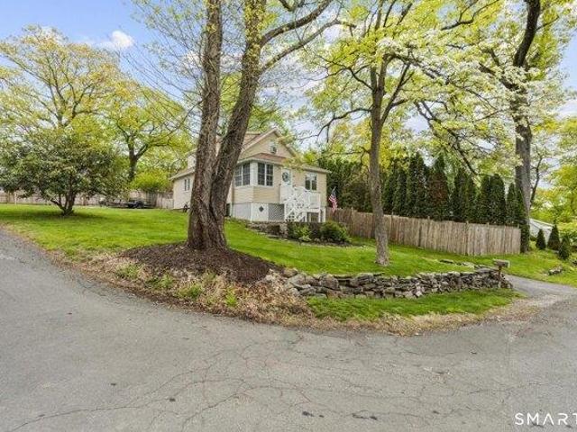 house with 2 bedroom, Shelton CT DS102529108