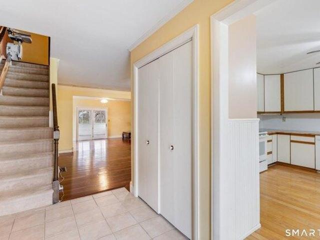 house with 2 bedroom, Shelton CT ES104075740
