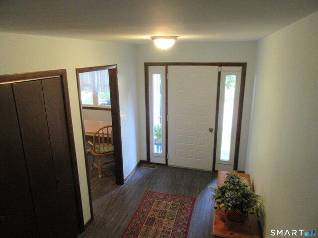 house with 2 bedroom, Shelton CT ES104076760