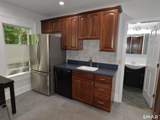 house with 2 bedroom, Shelton CT ES104113354