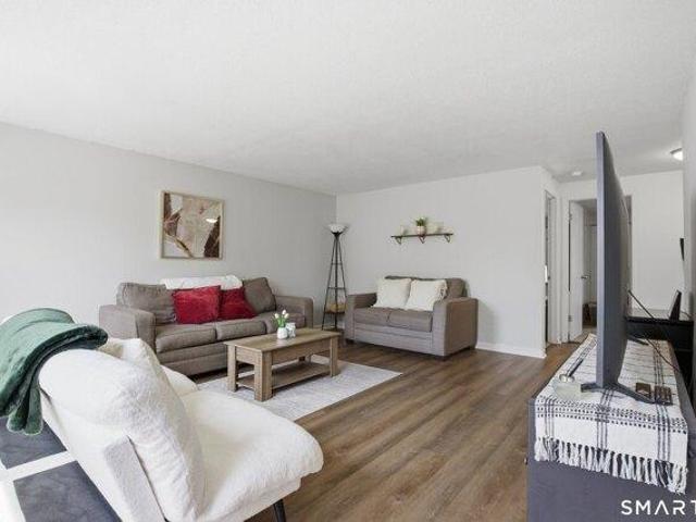 house with 2 bedroom, Shelton CT ES104811528