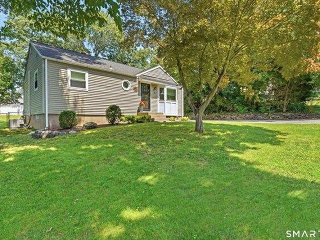 house with 2 bedroom, Shelton CT ES104870113