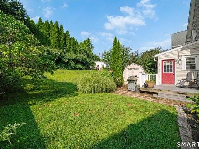 house with 2 bedroom, Shelton CT ES105144175