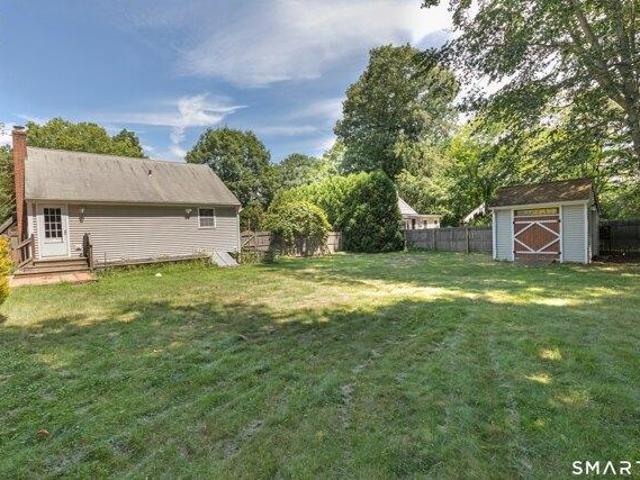 house with 2 bedroom, Shelton CT ES105172357