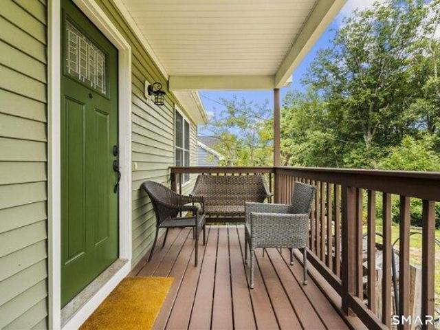 house with 2 bedroom, Shelton CT ES105205826