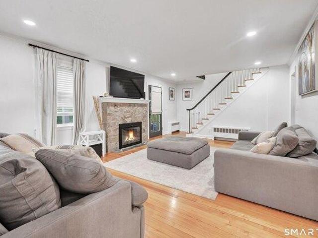 house with 2 bedroom, Shelton CT ES103436204