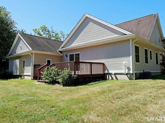 house with 2 bedroom, Shelton CT ES103601095