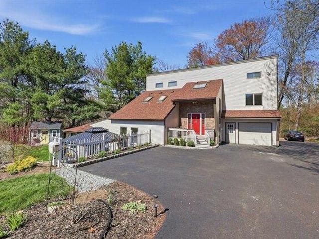 house with 2 bedroom, Shrewsbury MA DLS102959217