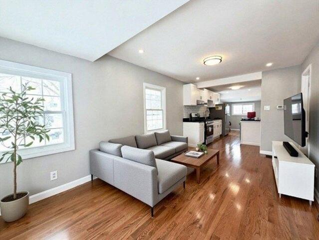 house with 2 bedroom, Shrewsbury MA DLS102960603