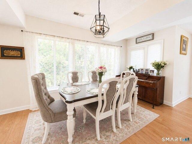 house with 2 bedroom, Simsbury CT ES103437655