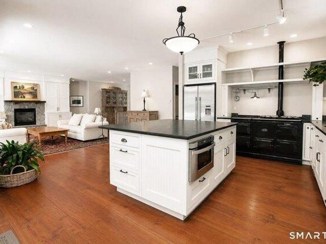 house with 2 bedroom, Simsbury CT ES104570839