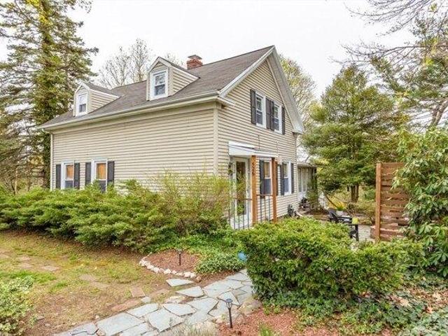 house with 2 bedroom, Somerset MA DS102121117