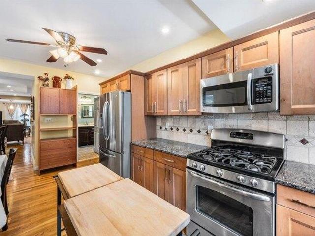 house with 2 bedroom, Somerville MA DS102726804