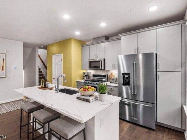 house with 2 bedroom, Somerville NJ ES105191068