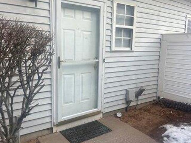 house with 2 bedroom, South Windsor CT DLS102444501