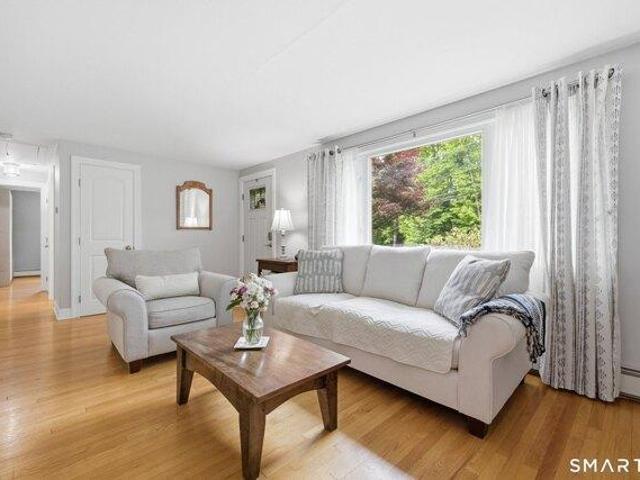house with 2 bedroom, South Windsor CT DLS102823134