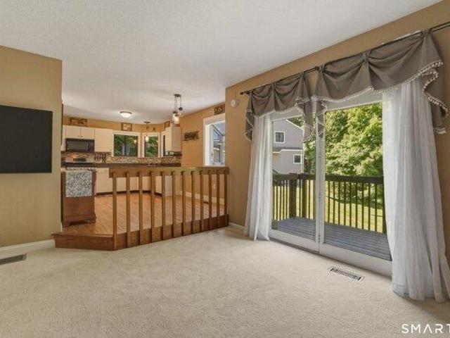 house with 2 bedroom, South Windsor CT ES104151005