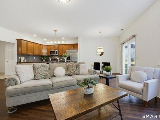 house with 2 bedroom, South Windsor CT ES104480753