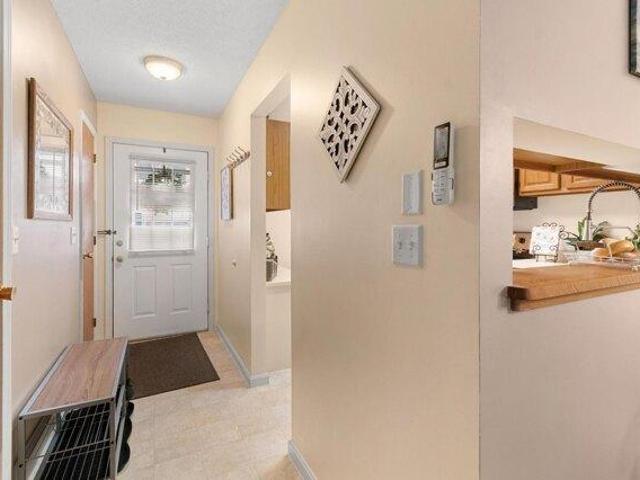 house with 2 bedroom, South Burlington VT ES105192578