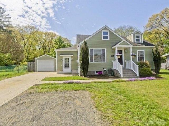 house with 2 bedroom, South Hadley MA DLS102635564