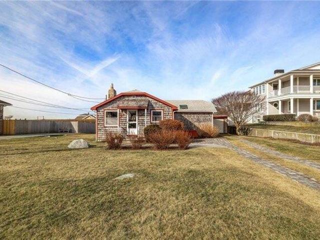 house with 2 bedroom, South Kingstown RI DS102121001