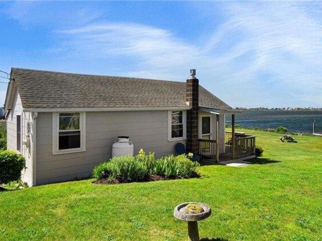 house with 2 bedroom, South Kingstown RI DS103932774