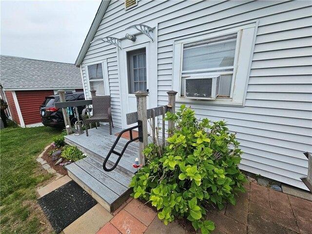 house with 2 bedroom, South Kingstown RI ES103929975