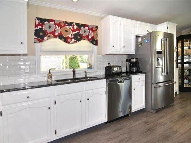 house with 2 bedroom, South Kingstown RI ES105094058