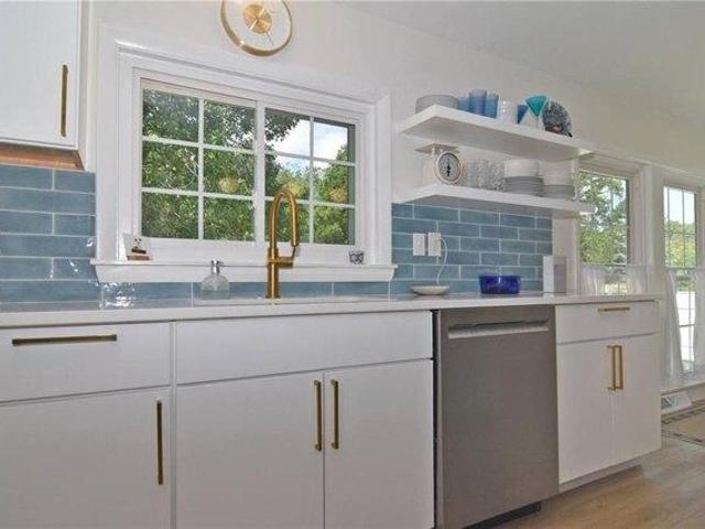 house with 2 bedroom, South Kingstown RI ES105095616