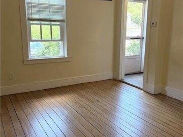 house with 2 bedroom, South Kingstown RI ES105172642