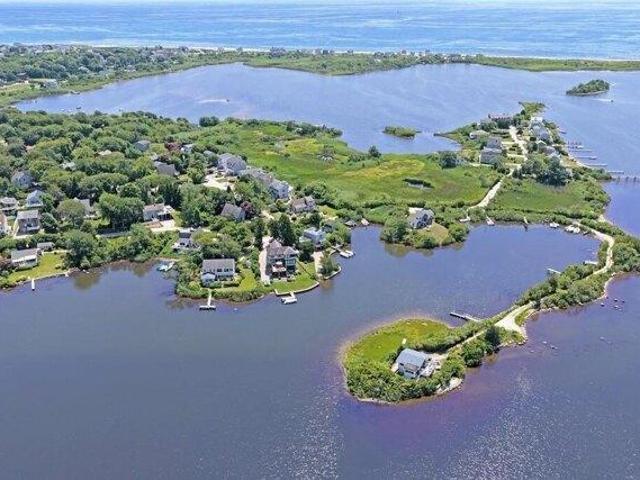 house with 2 bedroom, South Kingstown RI ES105191475
