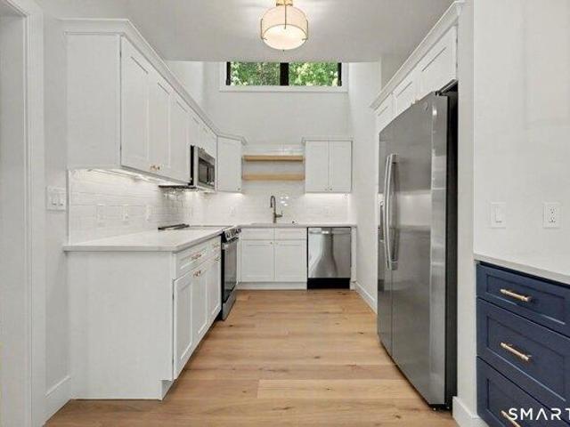 house with 2 bedroom, Southbury CT ES104869647