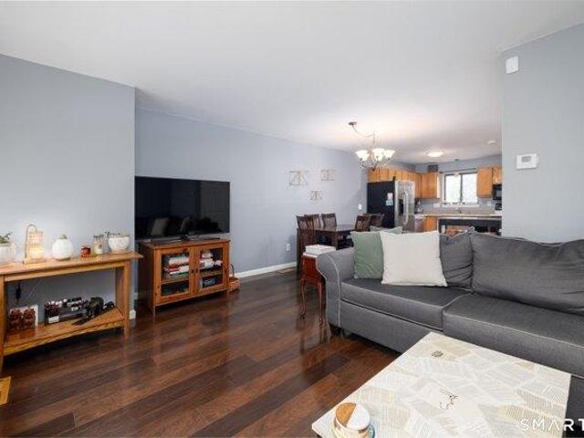 house with 2 bedroom, Southington CT DLS101999392